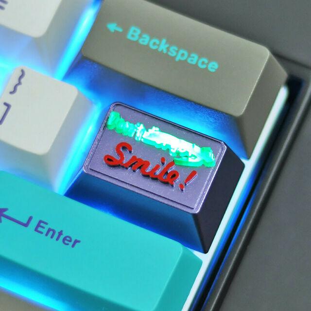 HolyOops Keycap - Smile - أكسسوار لوحة مفاتيح – Store 974 | ستور ٩٧٤